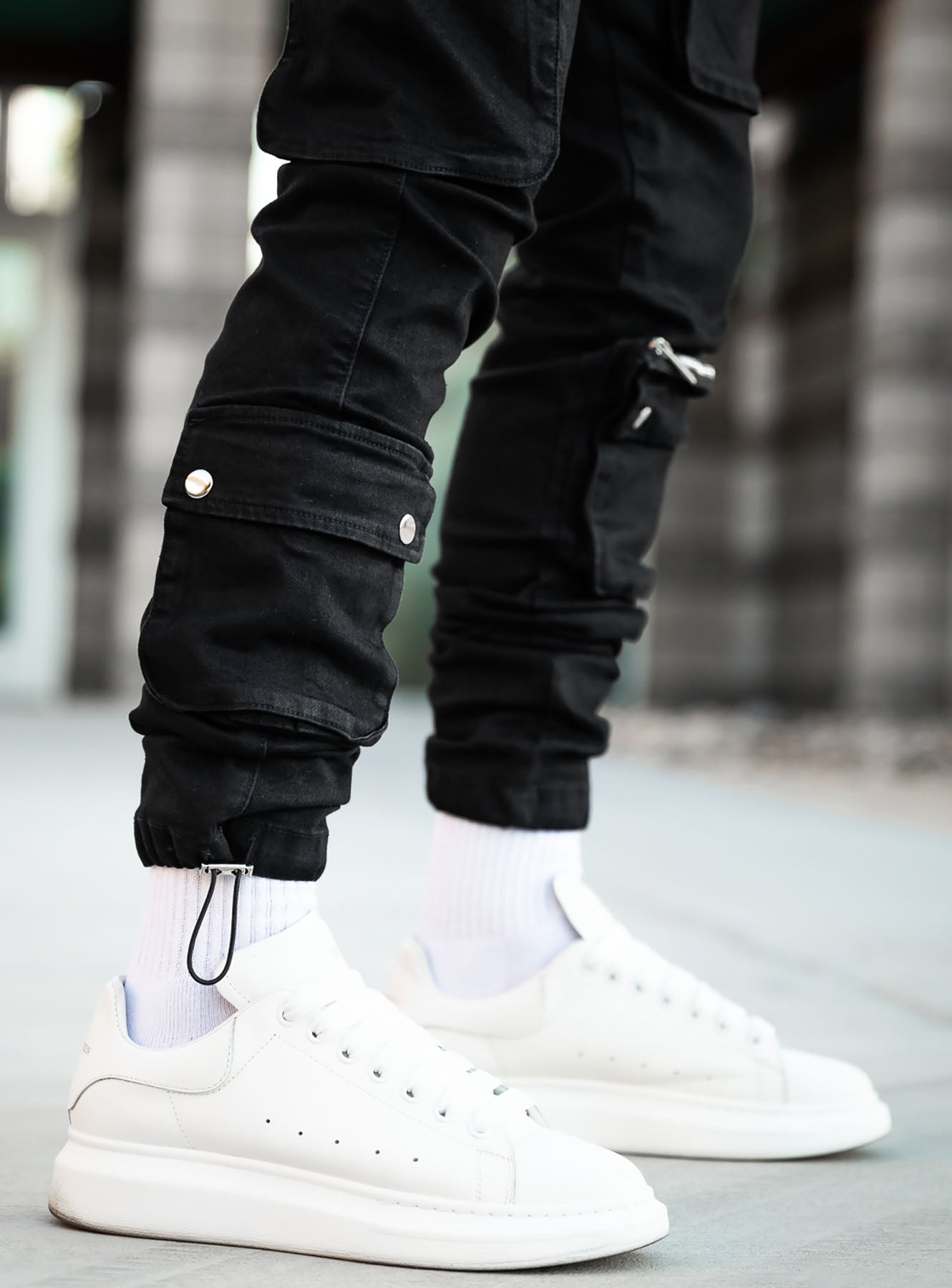 Never Out Of Pockets Cargo Jeans in Jet Black | PRSTGE