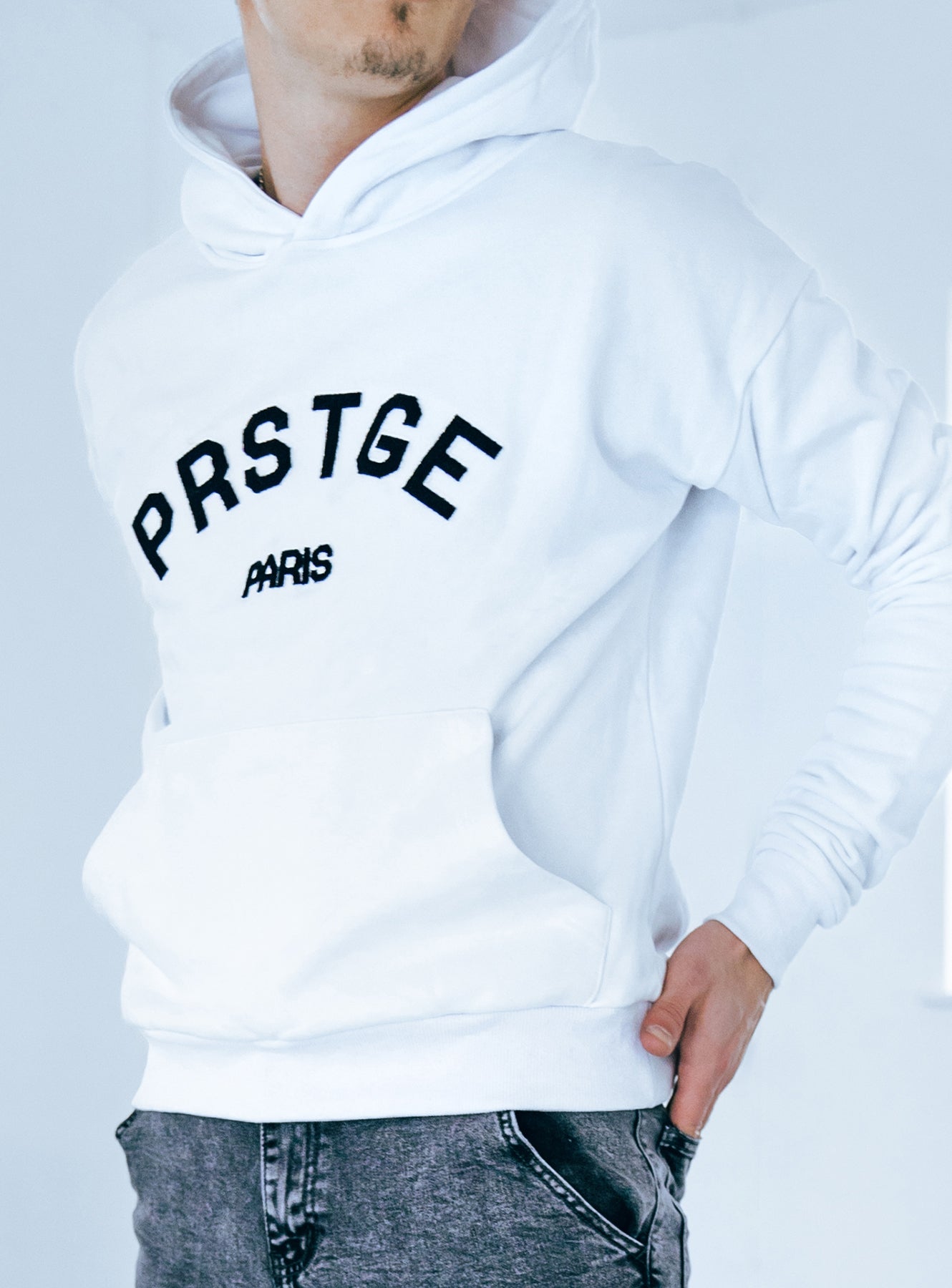 Patché Hoodie in White | PRSTGE
